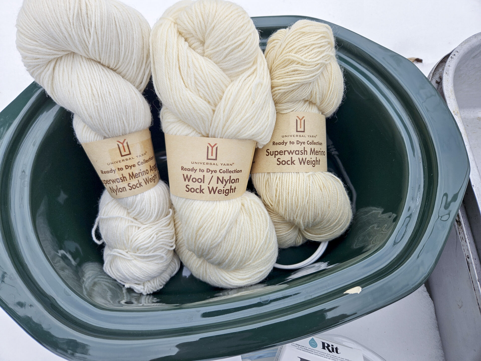 Dyeing wool yarn with Rit all purpose dyes - KNITmuch