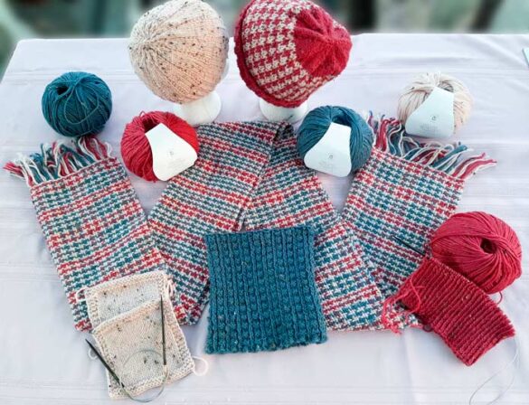 Weave or knit a houndstooth pattern with Deluxe Worsted Tweed yarn ...